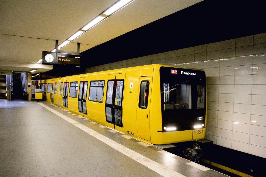 Berliner U-Bahn Typ IK im Fahrgastbetrieb