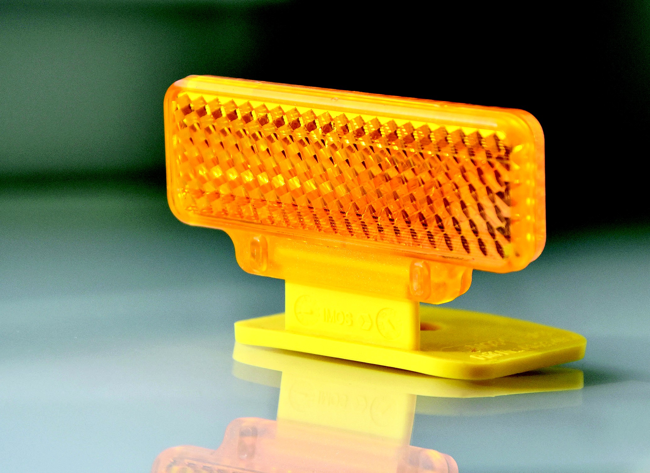 Neuer Reflektor mit herausragenden Rückstrahlwerten