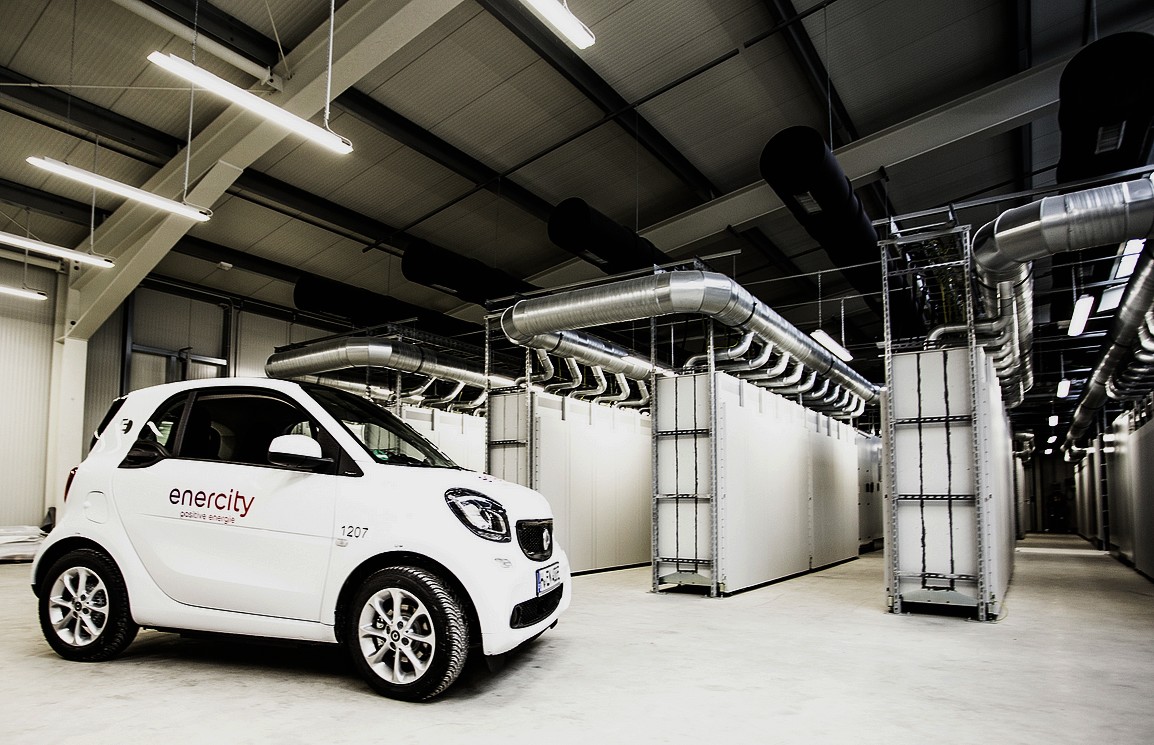 Electromotive battery systems as a mass storage unit