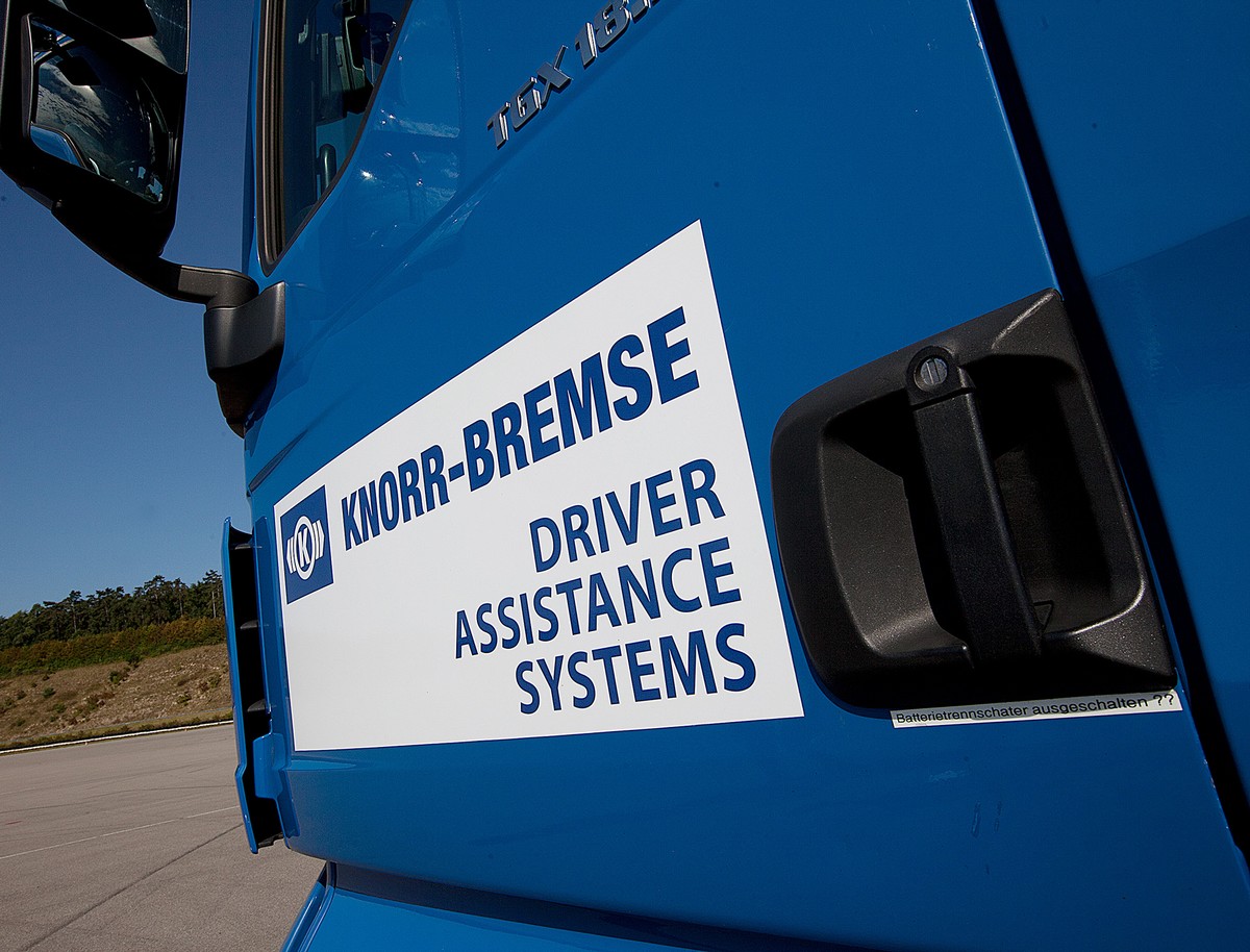 Future concepts for automated commercial vehicles