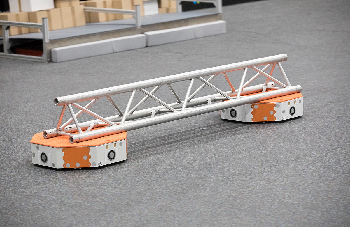 LoadRunners: Autonomous high-speed transporters for logistics