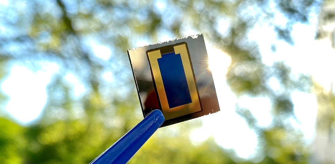 Perowskit-Solarzellen: Effizient und flexibel im Doppelpack