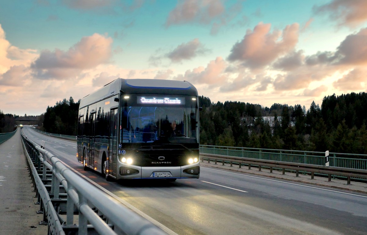 Neuausrichtung bei Quantron als Anbieter eigener Komplettbusse